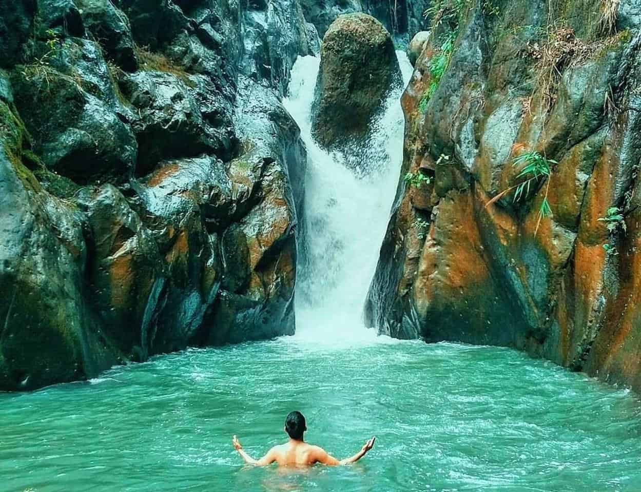 10 Curug di Garut yang Memukau untuk Para Petualang